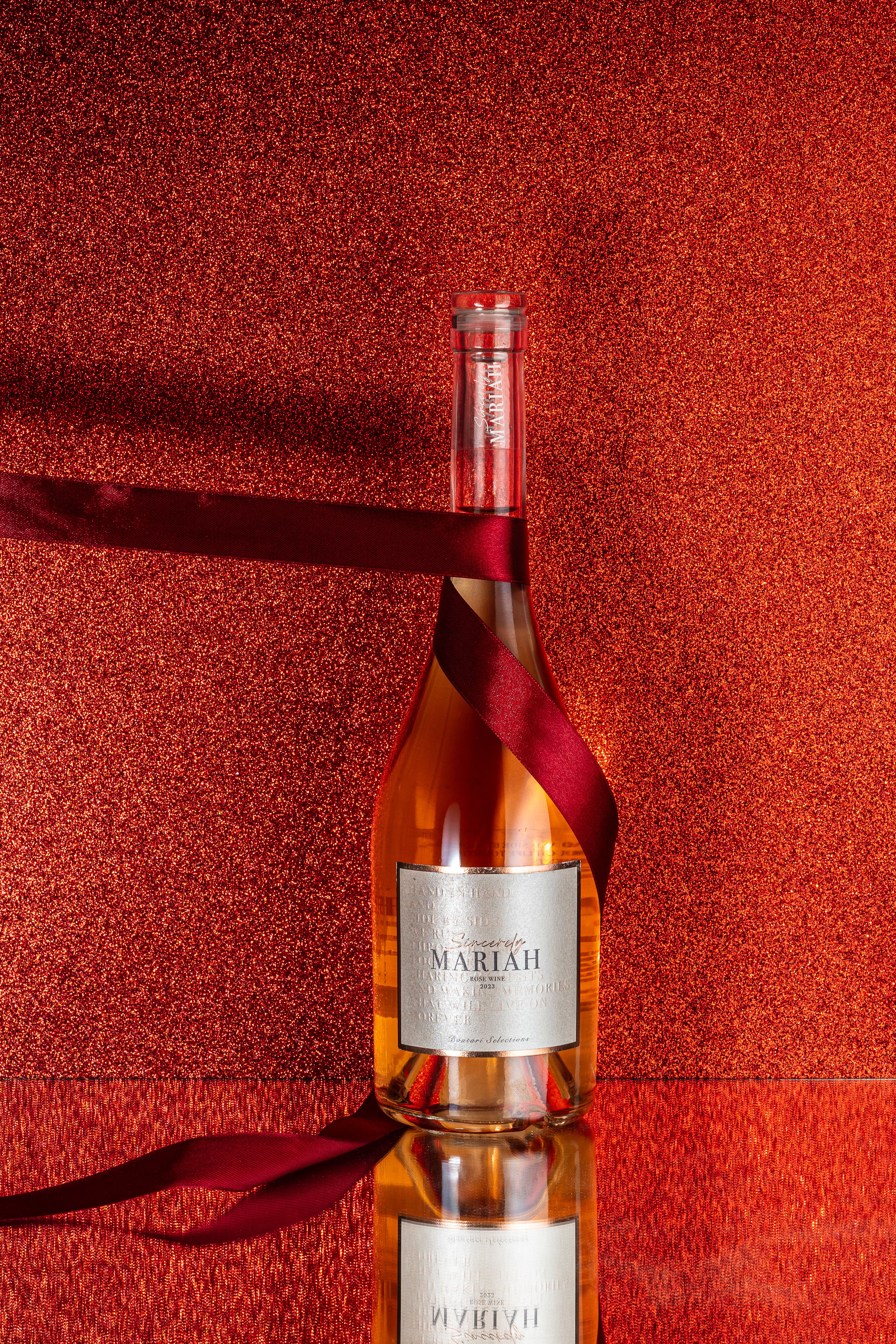 Sincerely Mariah: Γιόρτασε τα Χριστούγεννα παρέα με το πιο φινετσάτο κρασί